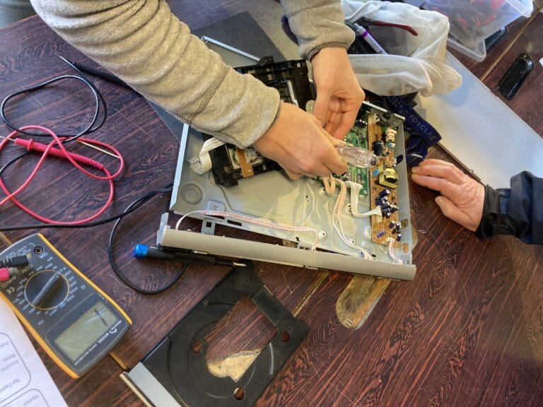 La réparation - Repair Together